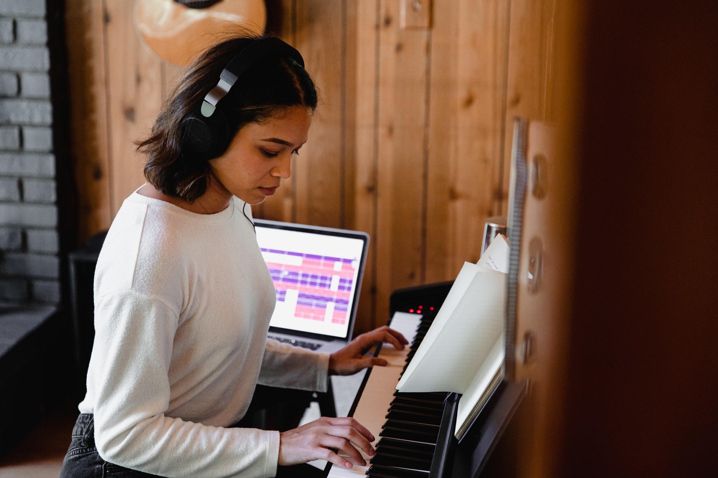 Cómo escribir canciones y componer música